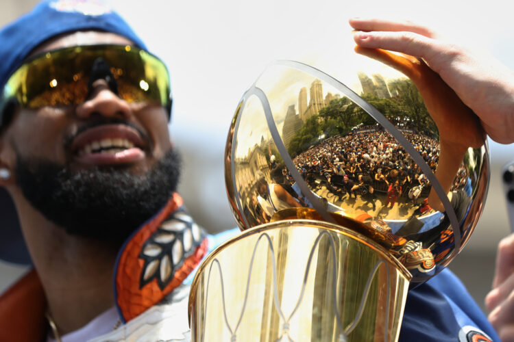 New York Knicks revel in their NBA victory parade as joyous fans and ...